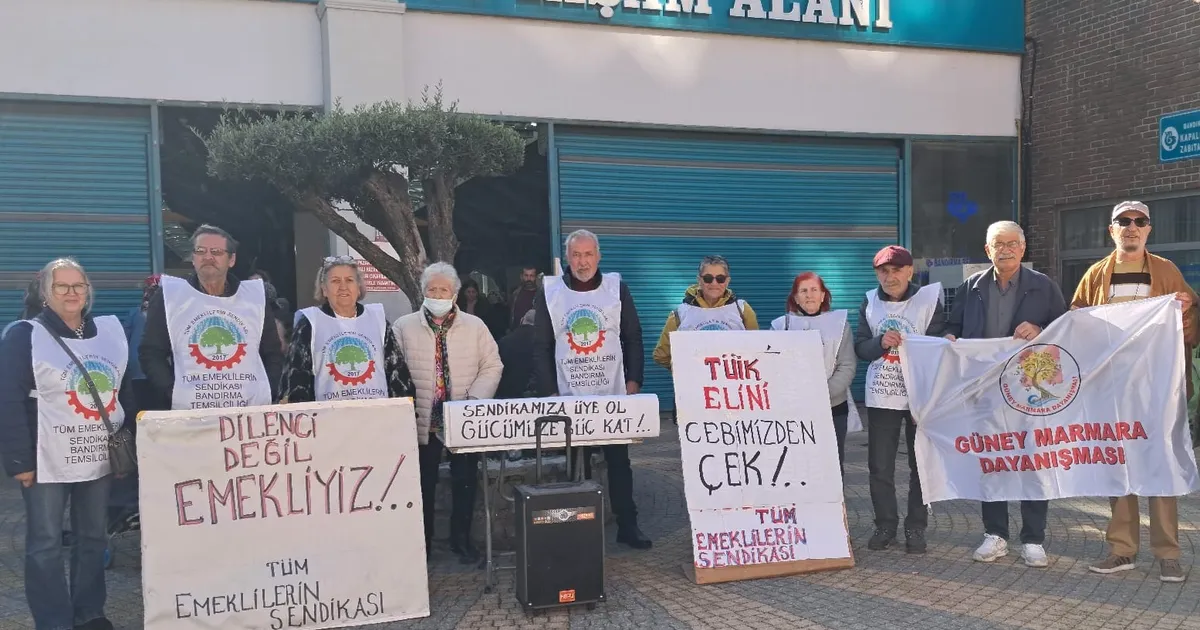 BANDIRMA’DA EMEKLİLER İSYAN ETTİ: “AÇLIKLA BOĞUŞUYORUZ” - Marmara Yaşam