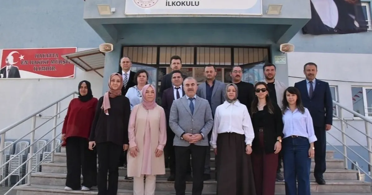 DEMİR, TÜRKİYE YÜZYILI MAARİF MODELİ’Nİ ÖĞRETMENLERLE DEĞERLENDİRDİ ...