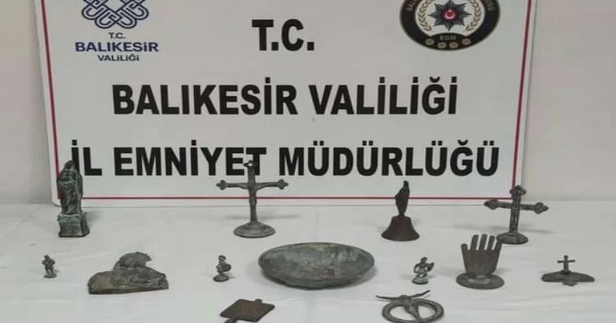 SİLAH, TARİHİ ESER VE İÇKİ KAÇAKÇILARINA BASKIN - Marmara Yaşam