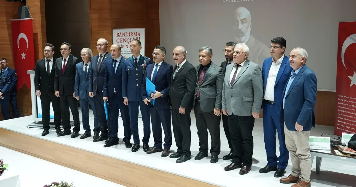 BANDIRMA’DA GENÇLER AKİF’İN İZİNDE - Marmara Yaşam