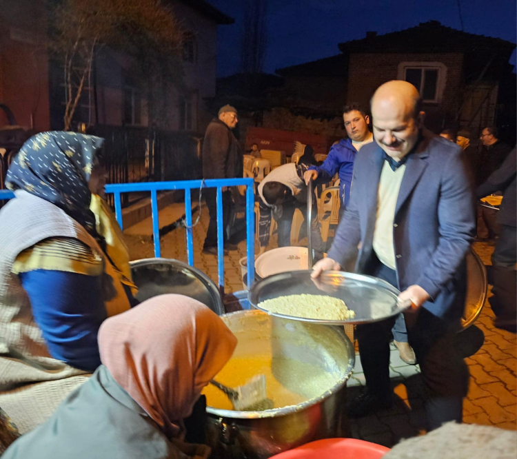 BAŞKAN LAPANTA, ÇUKURLAR’DA GELENEKSEL HAYRA KATILDI - Marmara Yaşam